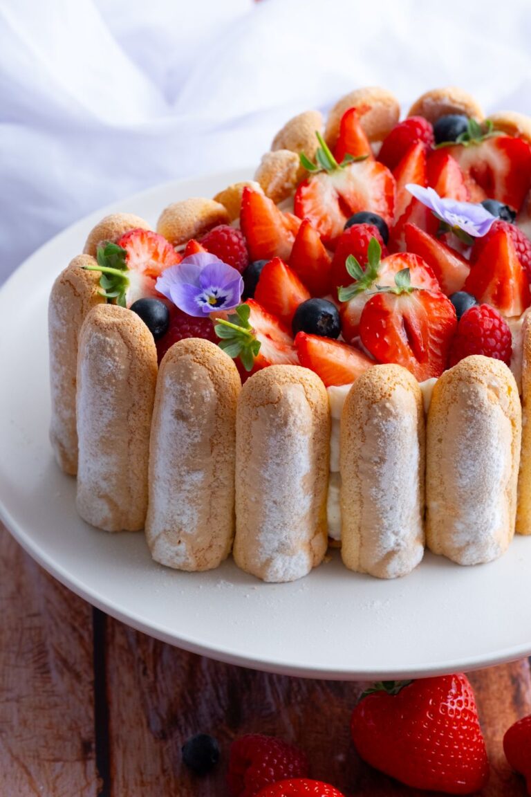 Charlotte cœur aux fruits rouges - Maman fait un gâteau